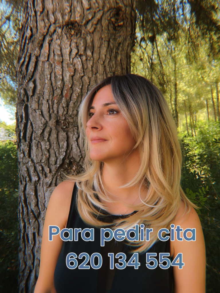 Luz Vega, La Adivinadora: descubre a una de las tarotistas mejor ...